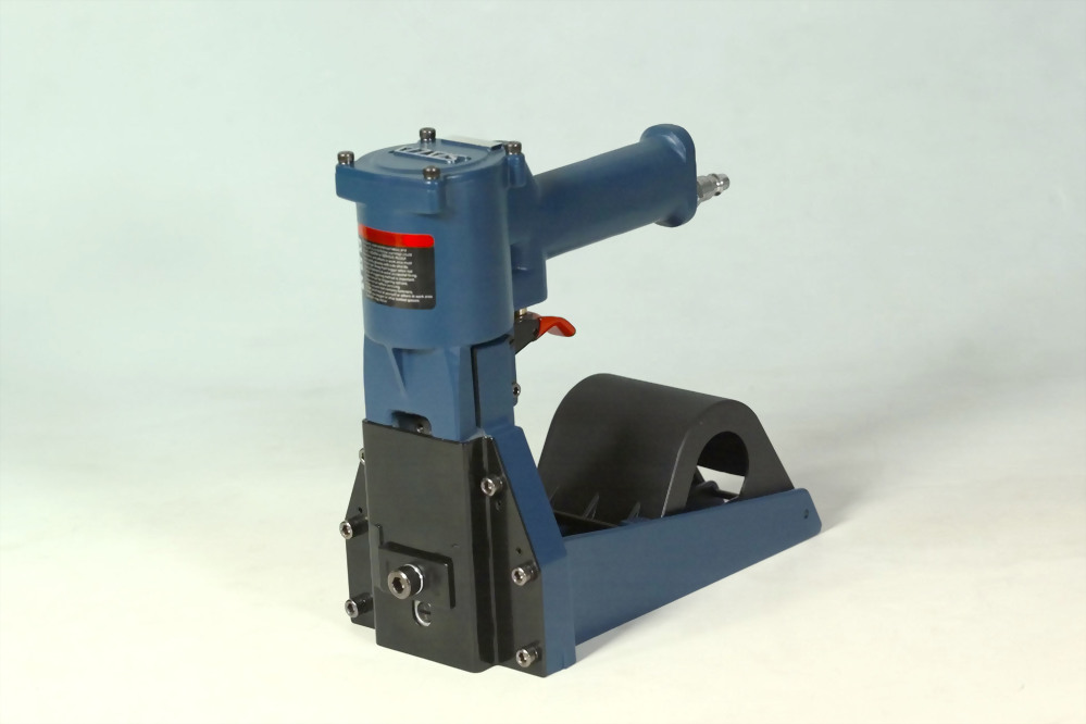 PNEUMATIC COIL STAPLER