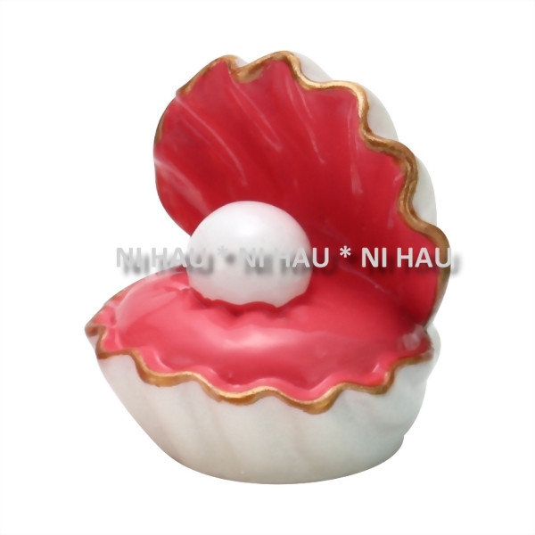 Pearl in Shell Lip Gloss