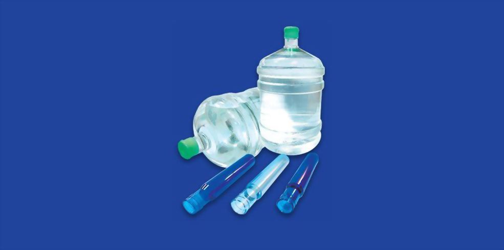 Injection molding machine and Preform