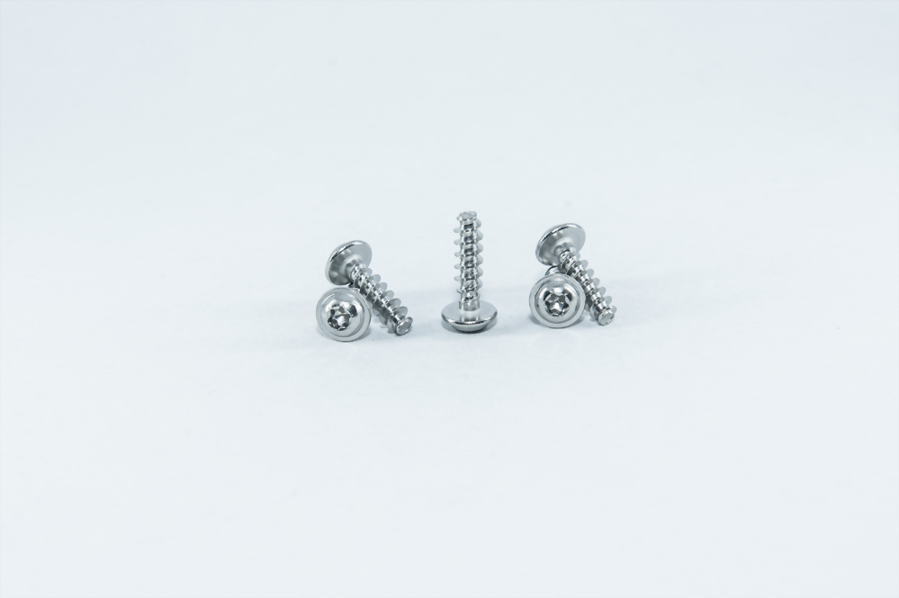 PT 30 PLASTIC SCREWS