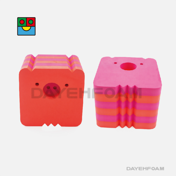 EVA Foam Animal Model Stool - Pig 30 x 24cm : Pink/Red Stripe