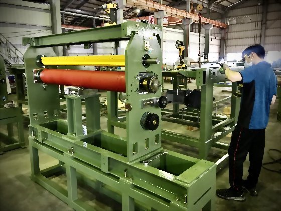 Cooperation with world-class veneer plywood equipment manufacturers