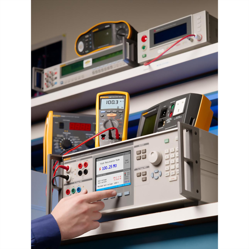 Multi-Product Calibrator 5502A