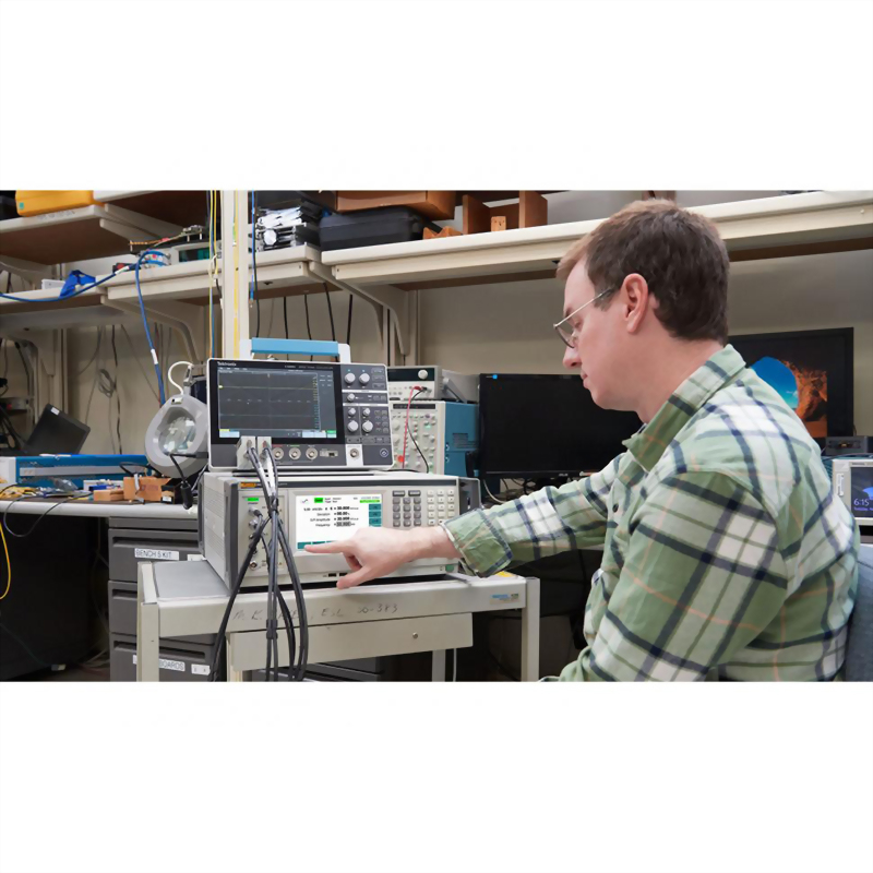 High-Performance Oscilloscope Calibrator 9500C