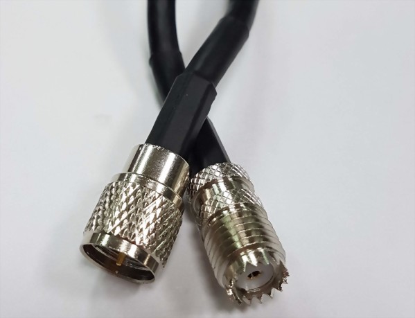 Mini UHF Male to Mini UHF Female