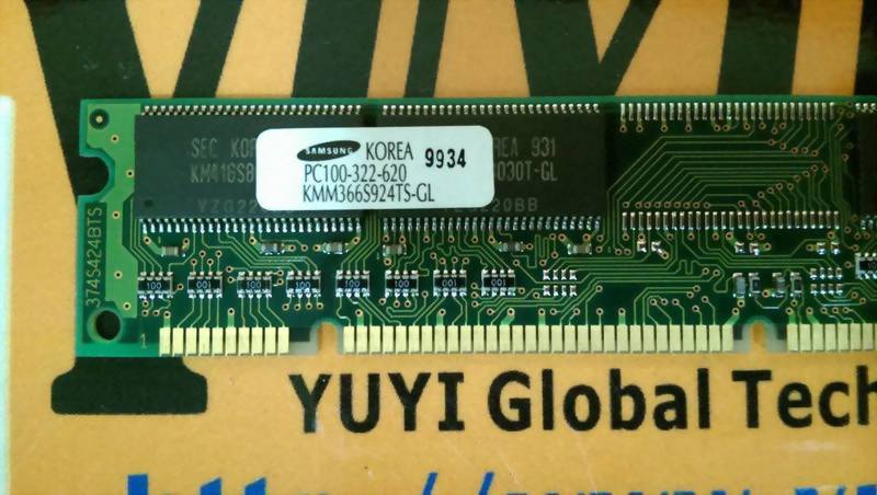 SAMSUNG PC100-322-620 KMM366S924TS-GL SD RAM MEMORY