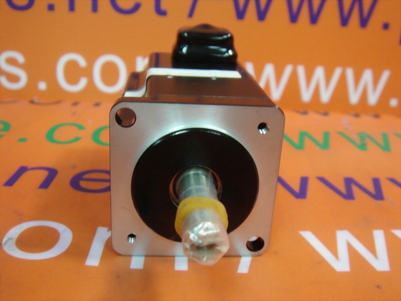 KEYENCE AC SERVO MOTOR SV-M005CS