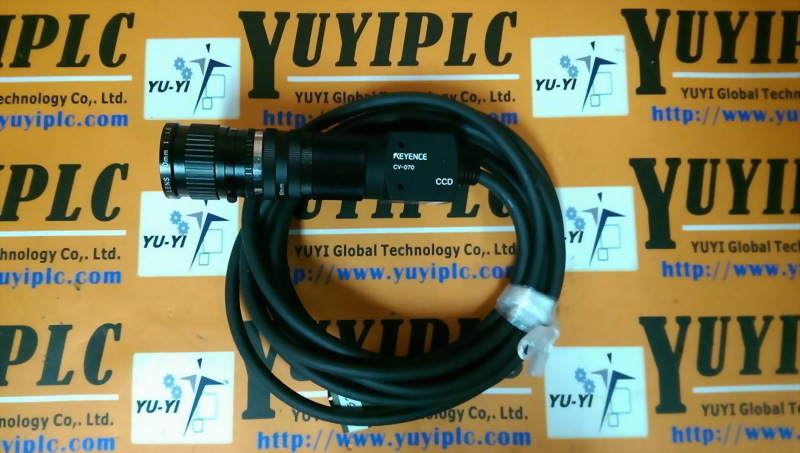 KEYENCE CV-070 MACHINE VISION CCD CAMERA