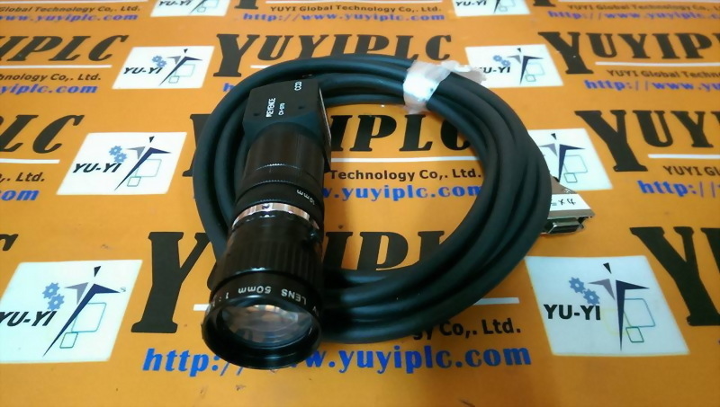 KEYENCE CV-070 MACHINE VISION CCD CAMERA