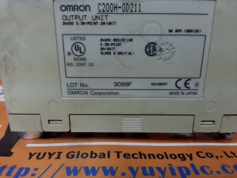 OMRON C200H-OD211 OUTPUT UNIT