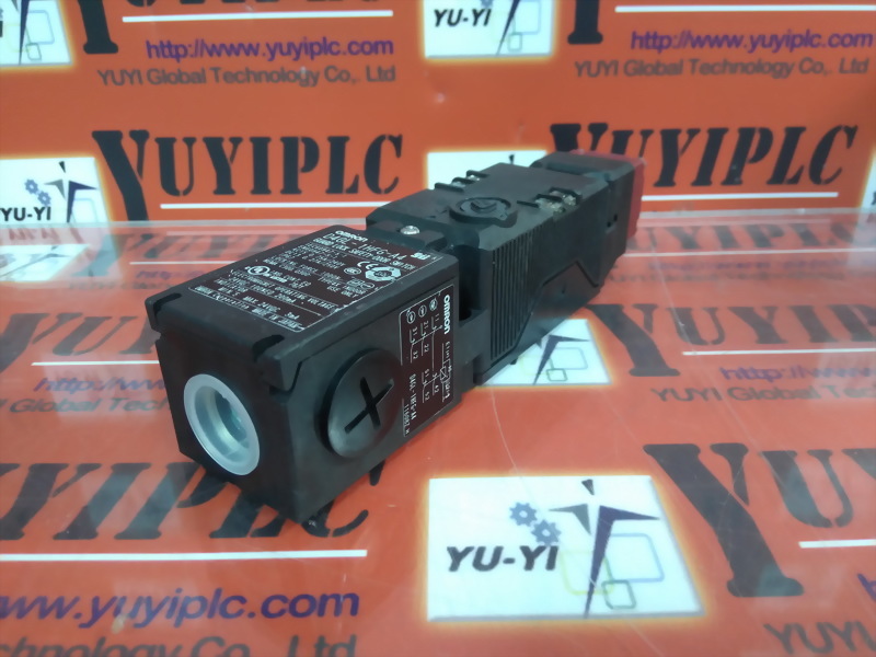 OMRON D4GL-1HFG-A4 GUARD LOCK SAFETY-DOOR SWITCH