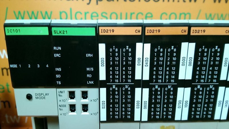 OMRON SYSMAC PROGRAMMZBLE CONTROLLER CVM1-CPU01-V2