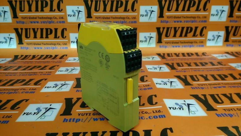PILZ PNOZ S4 C 751104 SAFETY RELAY GATE MONITOR 24VDC