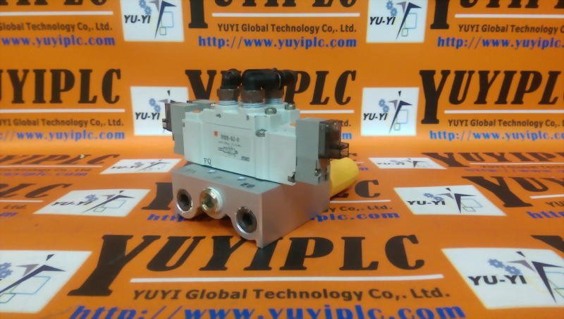 SMC SY5220-5LZ-01 SOLENOID VALVE