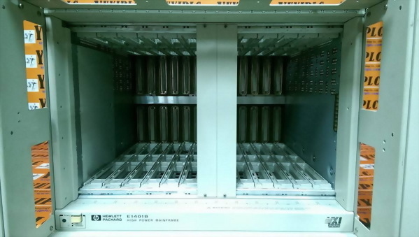 HP E1401B HIGH POWER MAINFRAME 13 SLOTS