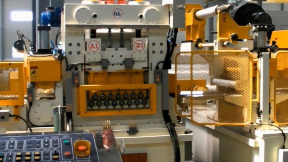 Cut-to-length, Rotary shear, non-stop feeding, non-stop cutting, 300 ...